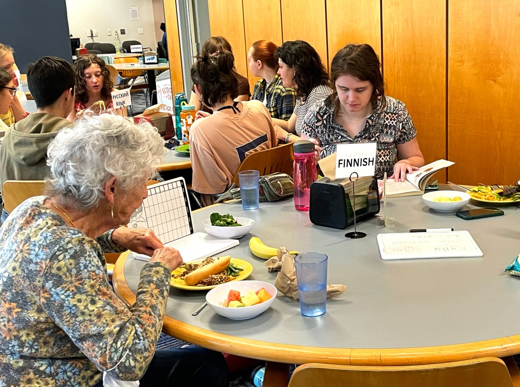 Say ‘hei’ to Oldenborg Dining Hall’s new Finnish language table - The ...